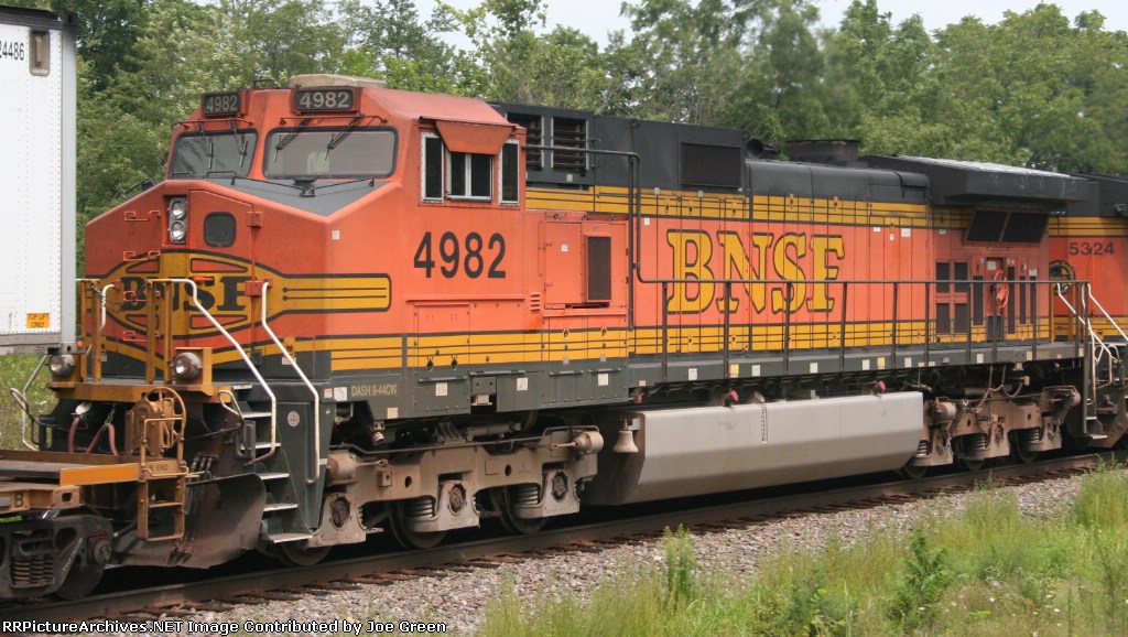 BNSF 4982